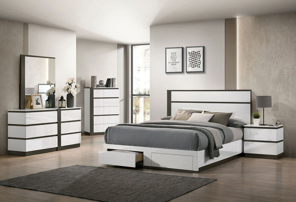 Birsfelden - 5 Piece Queen Bedroom Set With Chest - White / Metallic G ...